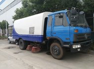 HOT SALE! Dongfeng 4*2 street sweeper for sale, factory sale best price dongfeng 190hp diesel road sweeper truck